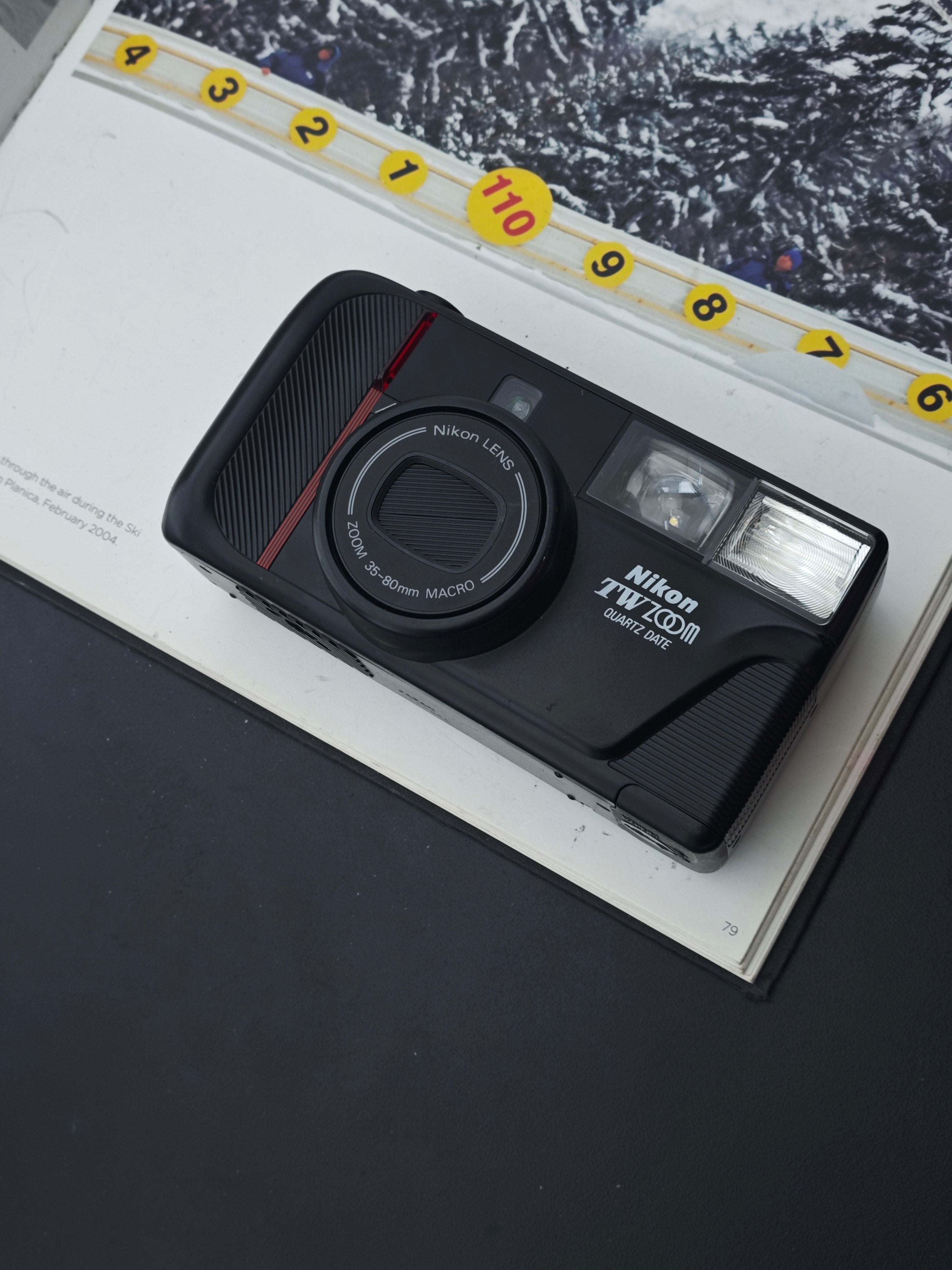 Nikon TW Zoom Quartz Date – UNIT CAMERA SHOP | BKK